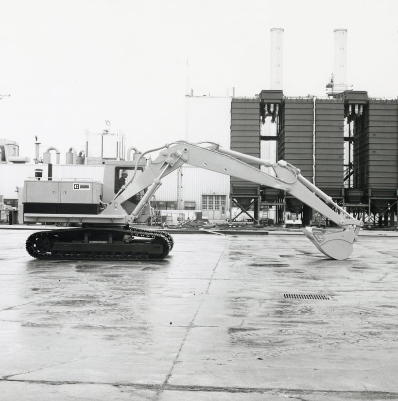 The History of Cat Excavators