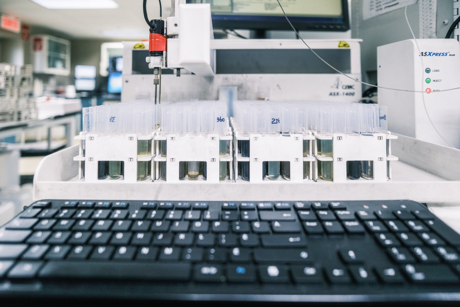 What Makes Toromont Cat's Fluid Analysis Lab Remarkable and Reliable?